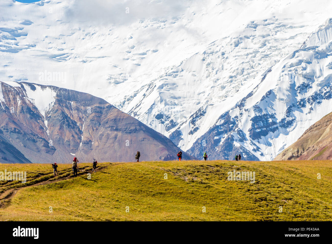 Stunning mountain backdrop hi-res stock photography and images - Alamy