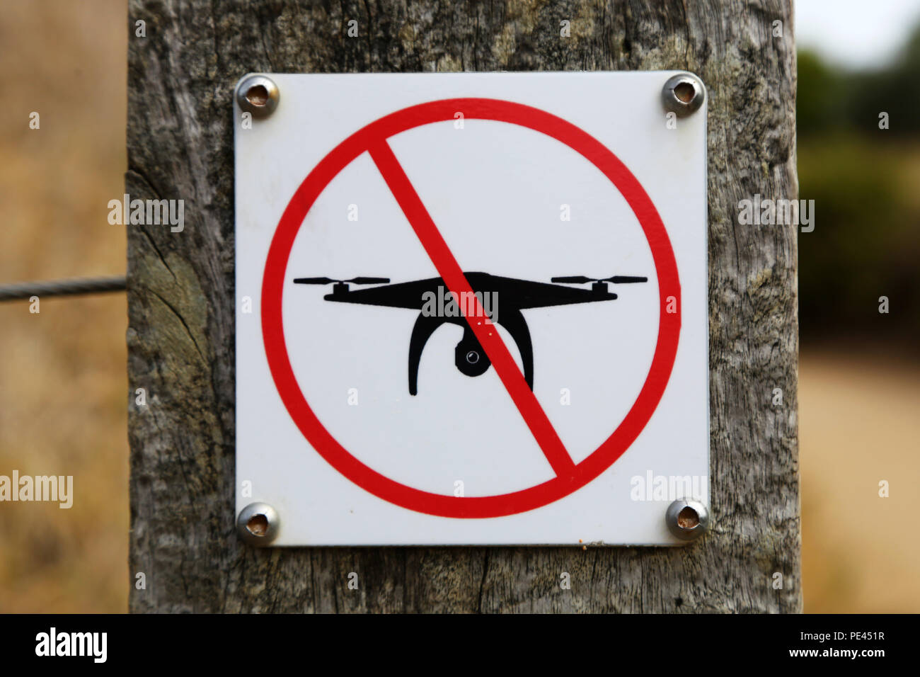 No drone sign warning sign hi-res stock photography and images - Alamy