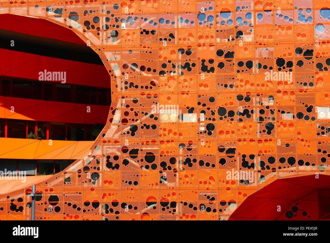 Oval shaped architecture hi-res stock photography and images - Alamy