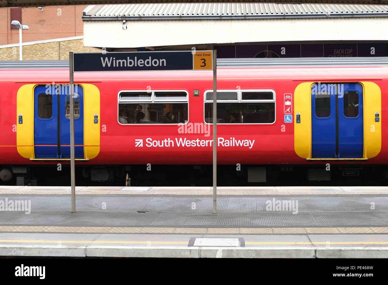 South Western train at Wimbledon train station Stock Photo - Alamy