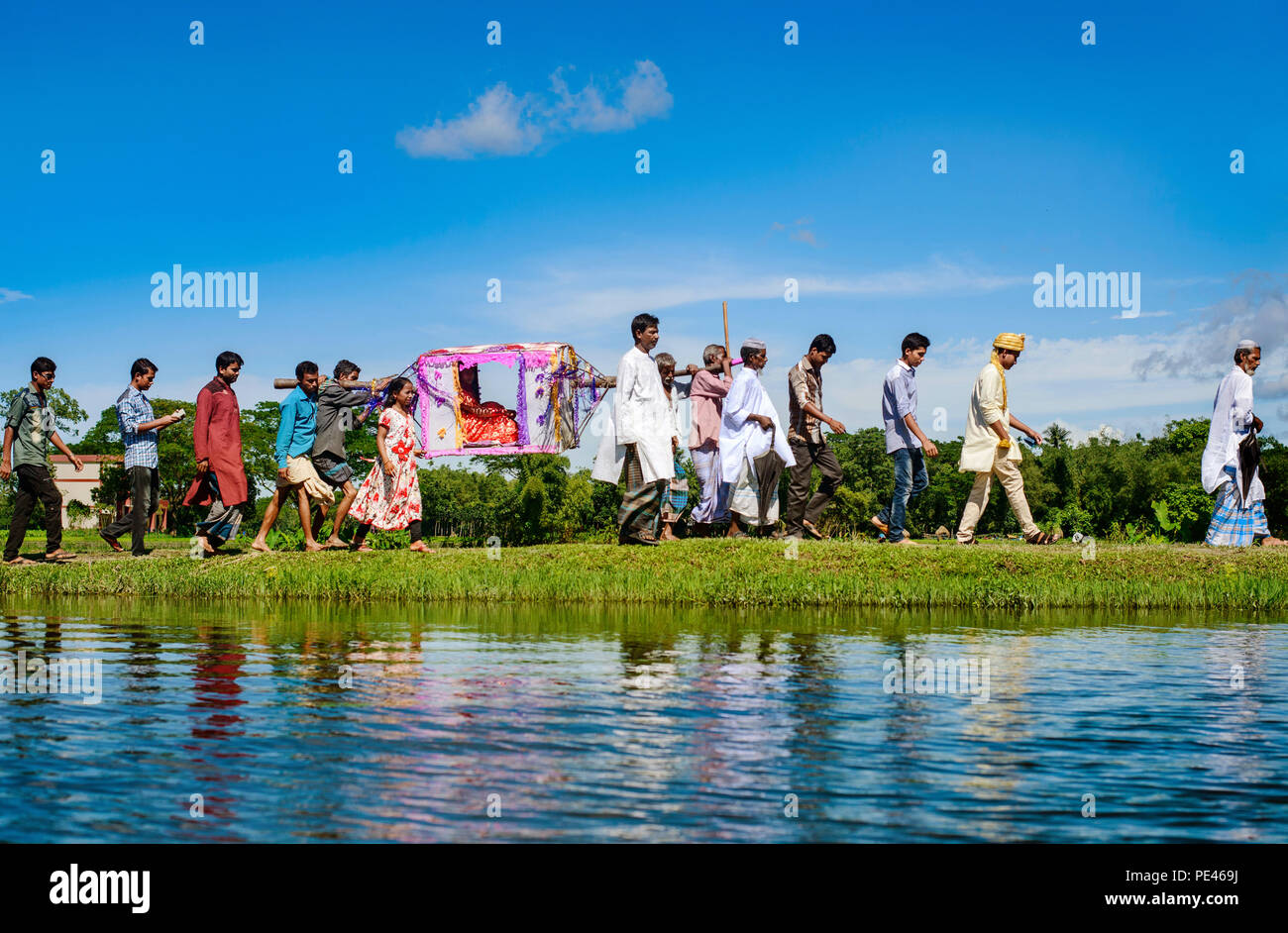 Palanquin hi-res stock photography and images - Alamy