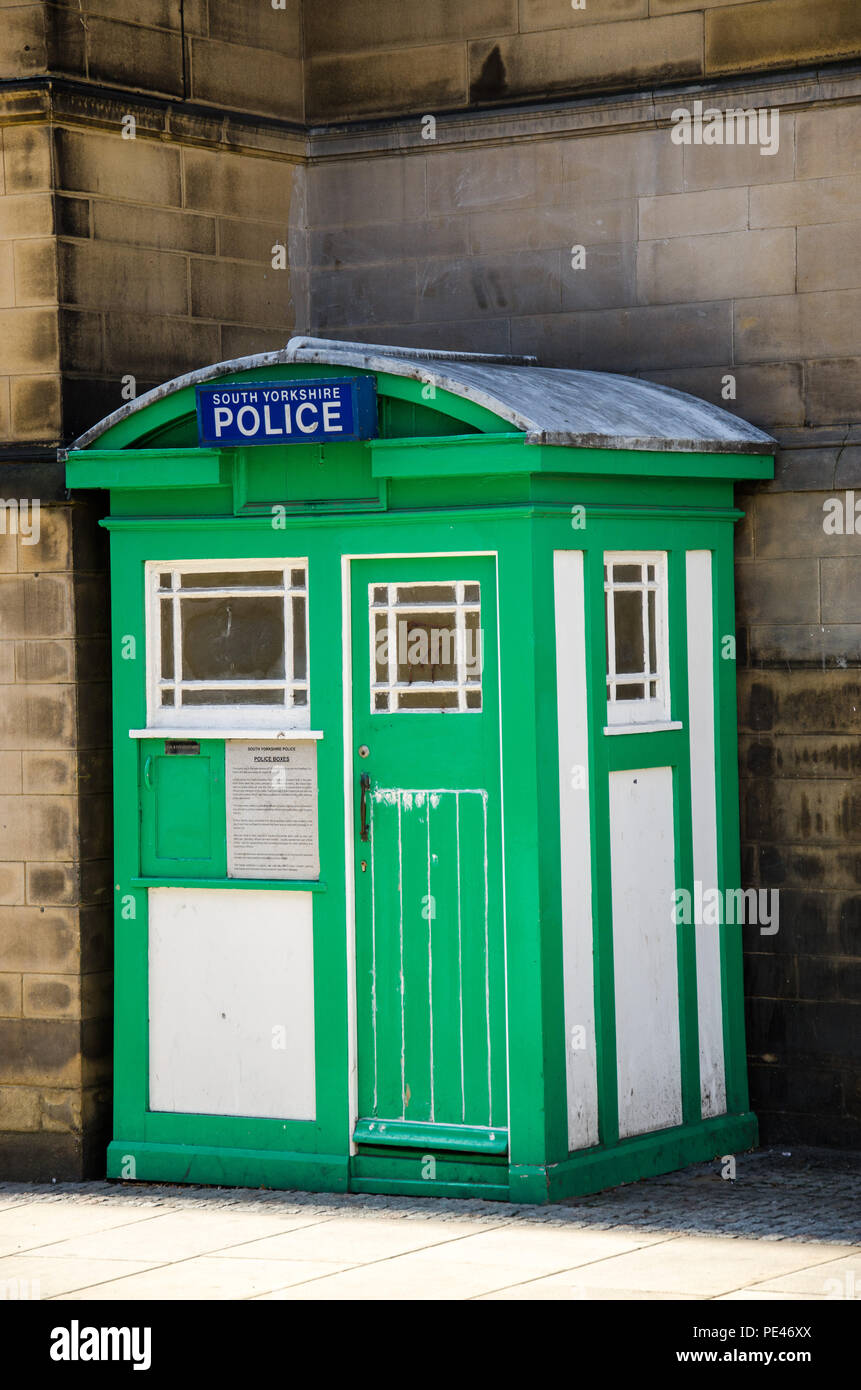 Surrey police station hi-res stock photography and images - Alamy