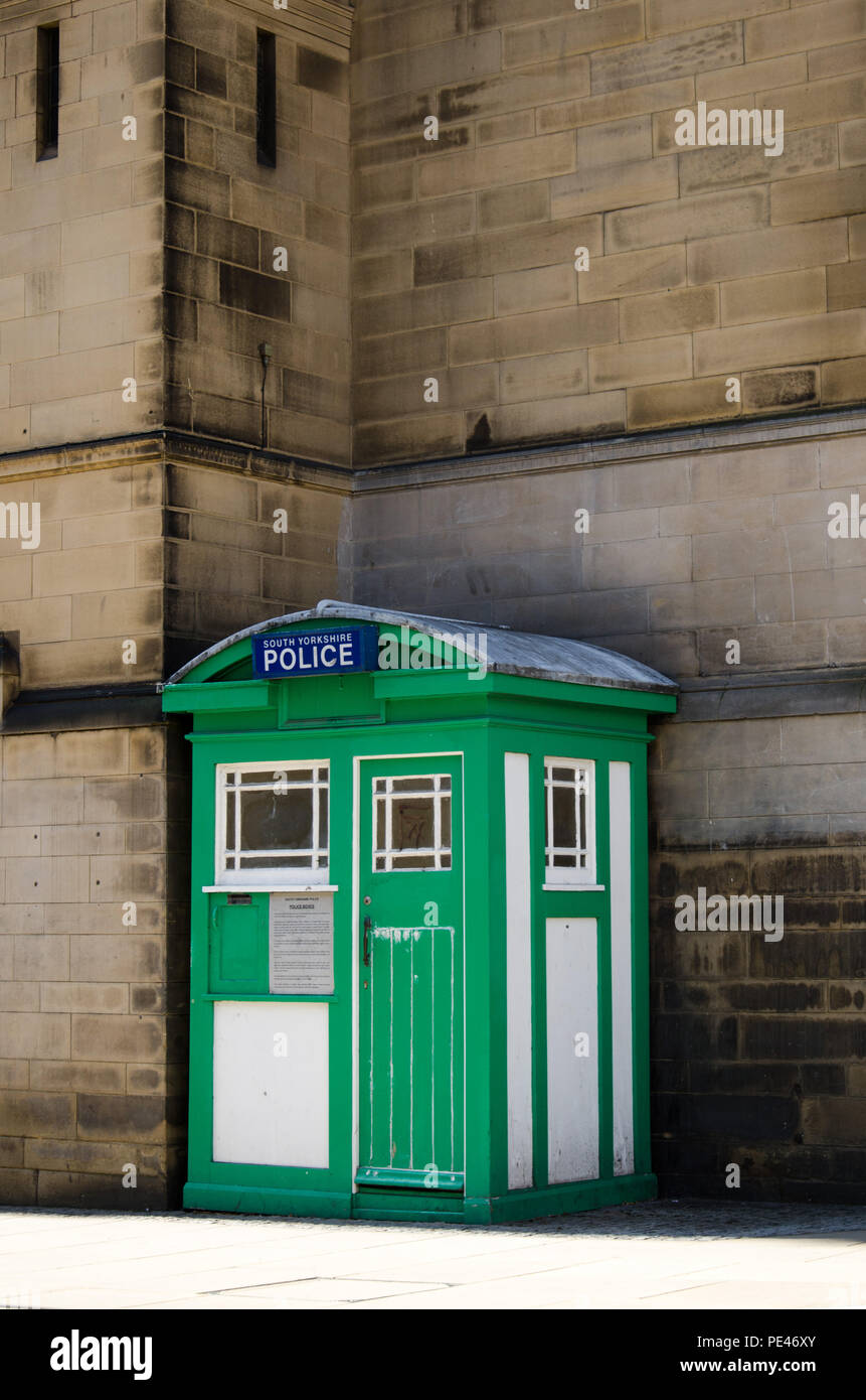 Police roof sign hi-res stock photography and images - Alamy