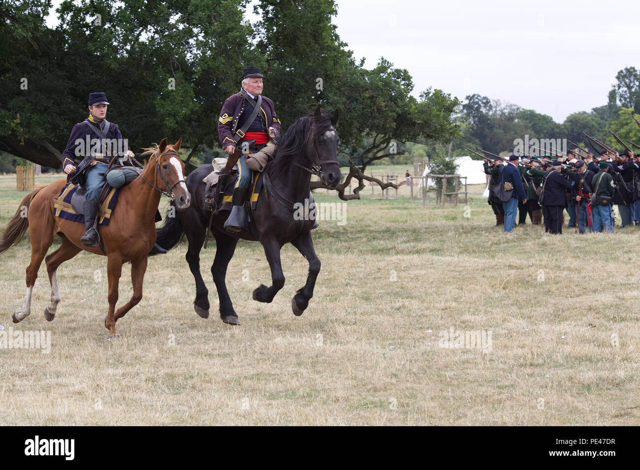 The Union soldiers and cavalry on the battlefield for the American ...