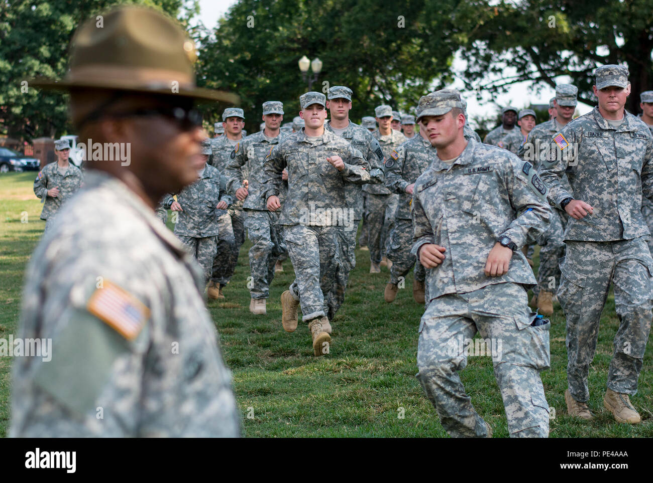 Drill sergeant sgt 1st class hi-res stock photography and images - Alamy