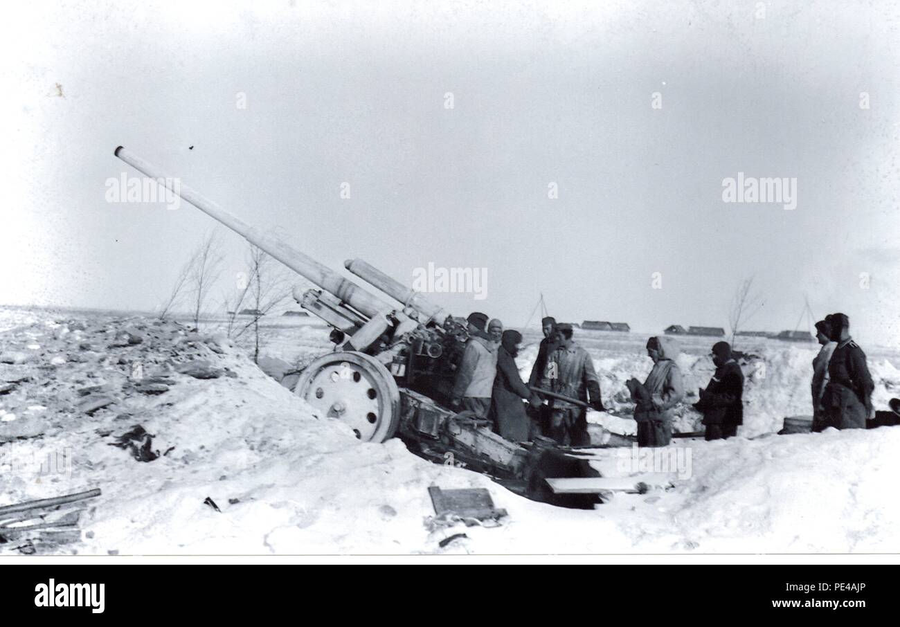 German Soldiers with Artillery Winter 1943 Russian front Stock Photo ...