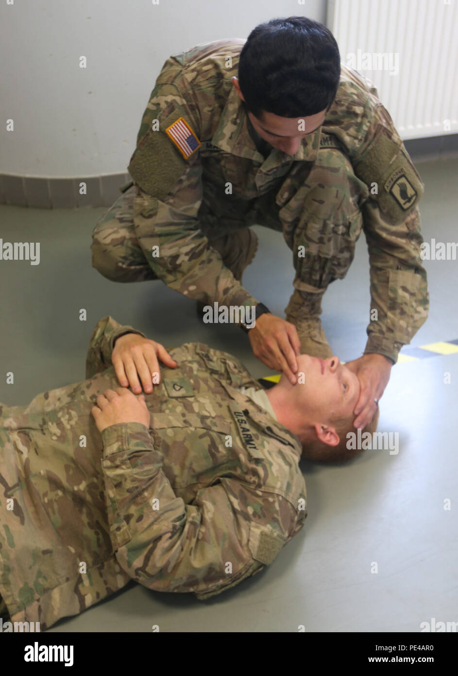 Head tilt chin lift hi-res stock photography and images - Alamy