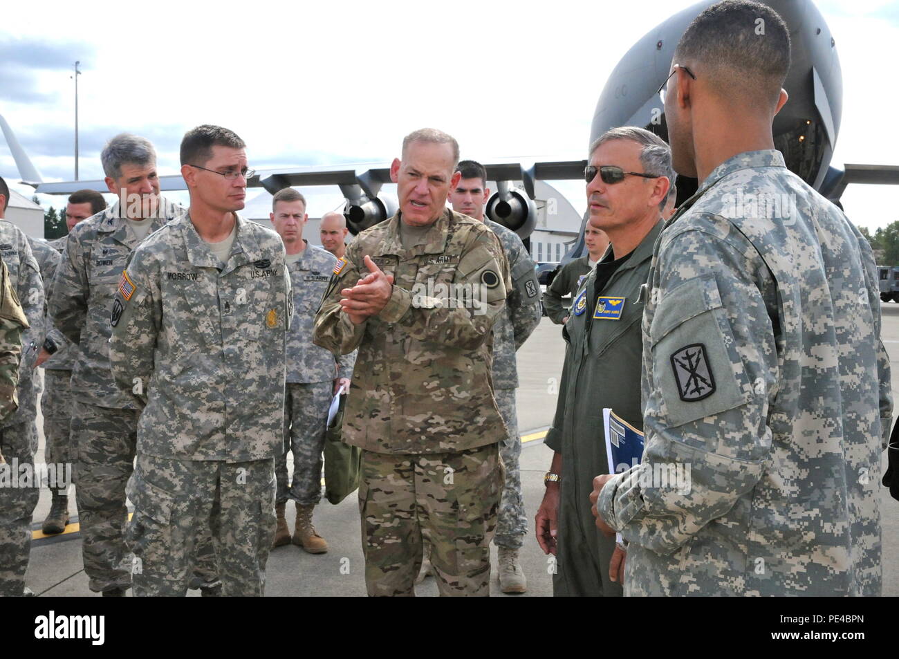 Adm. Harry Harris Jr., United States Pacific Command commander, with Lt ...