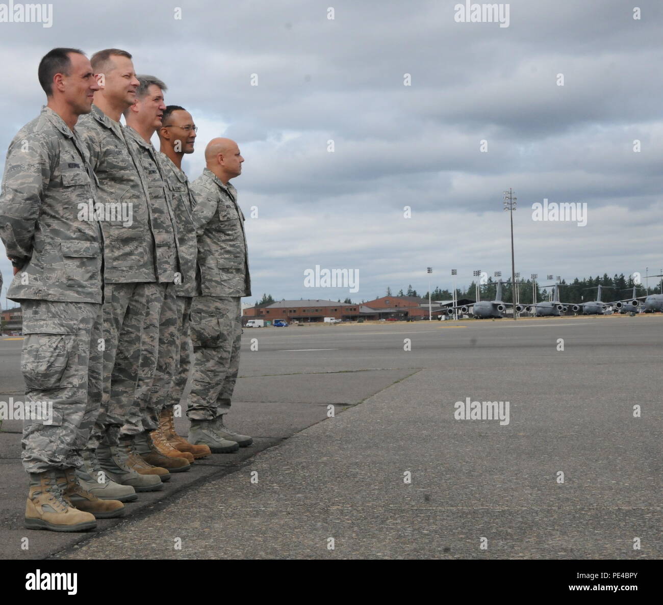 Adm. Harry Harris Jr., United States Pacific Command commander, with Lt ...