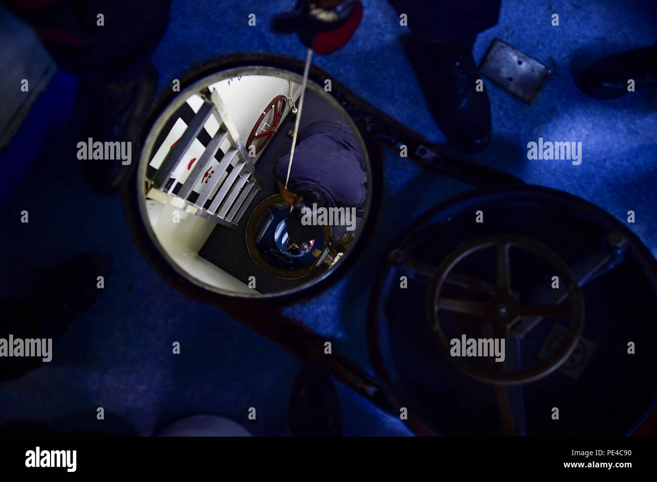 150908-N-ZZ999-024 ATLANTIC OCEAN (Sept. 8, 2015) – Aviation ...