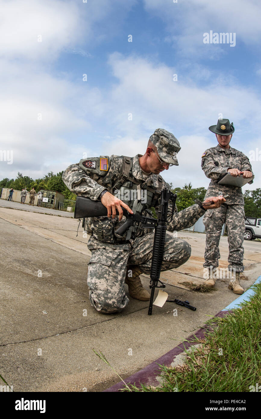 Army Reserve Drill Sergeant of the Year contestant, Staff Sgt. Mark ...