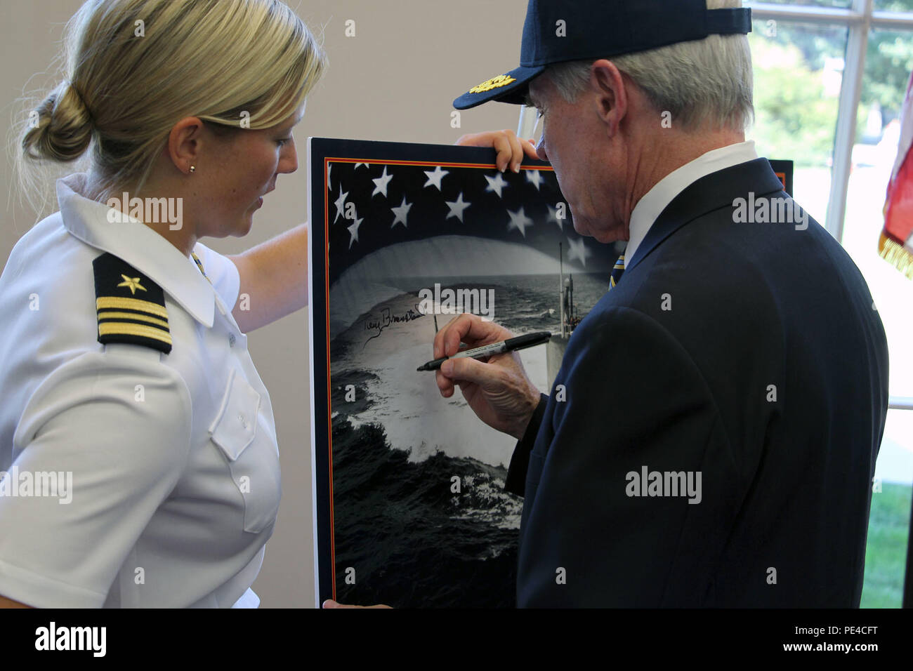The future uss iowa ssn 797 hi-res stock photography and images - Alamy