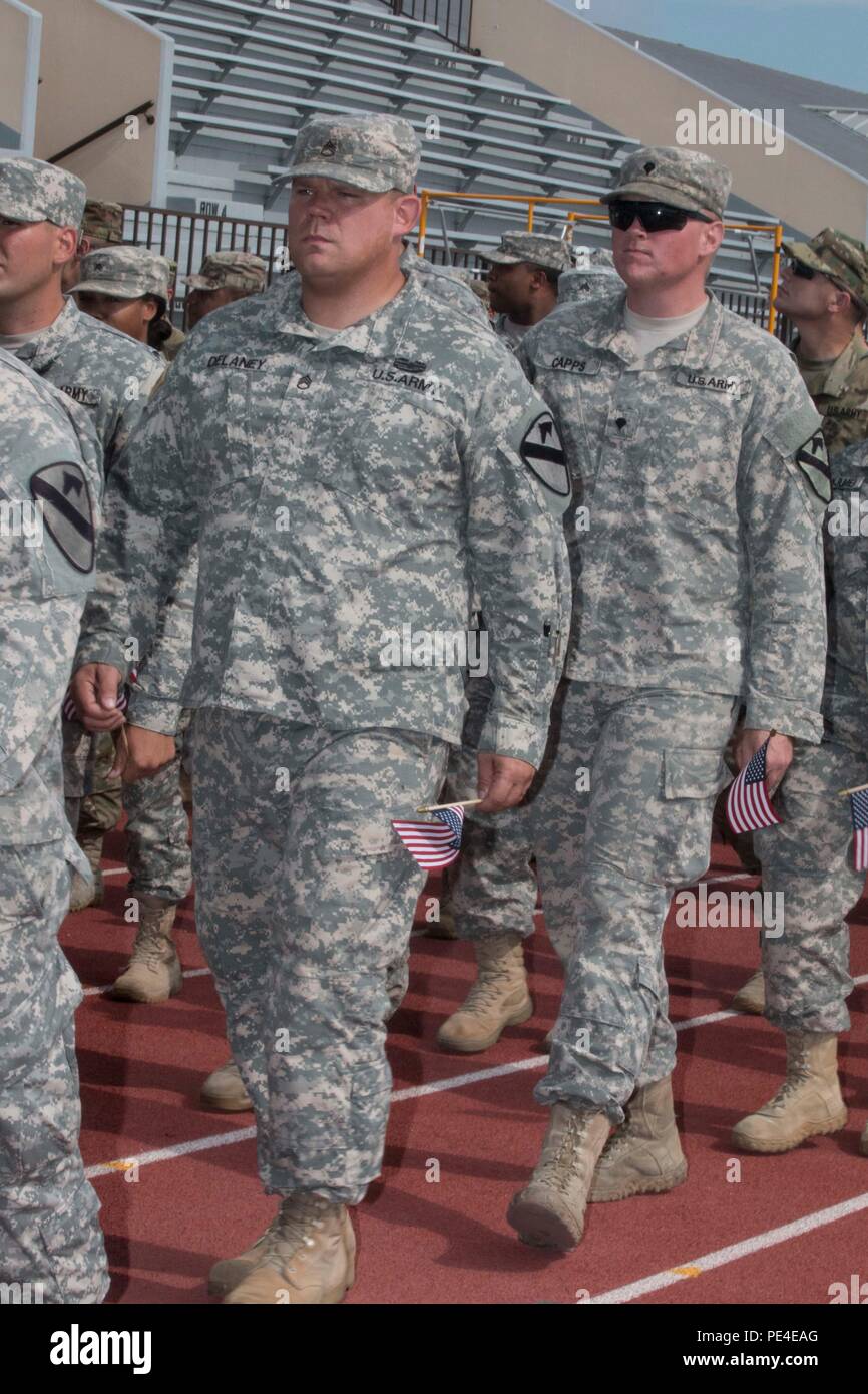 Soldiers walk around stadium hi-res stock photography and images - Alamy