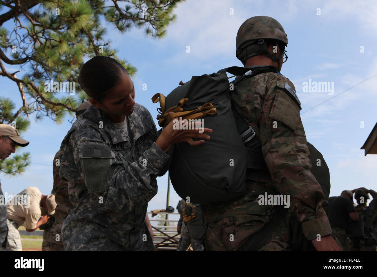 Mc 6 steerable parachute system hi-res stock photography and images - Alamy
