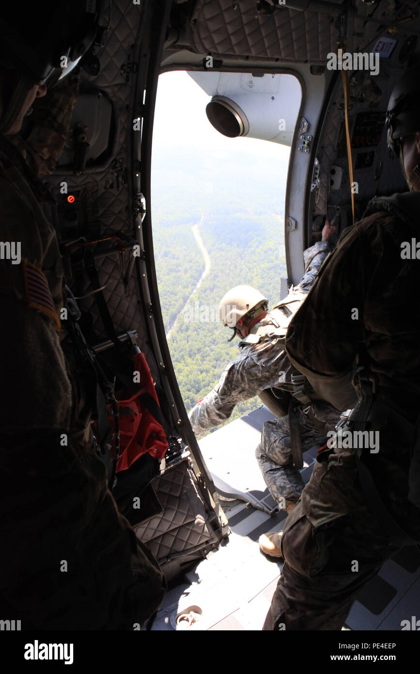 A U.S. Army Jumpmaster with 112th Signal Battalion, 528th Special ...