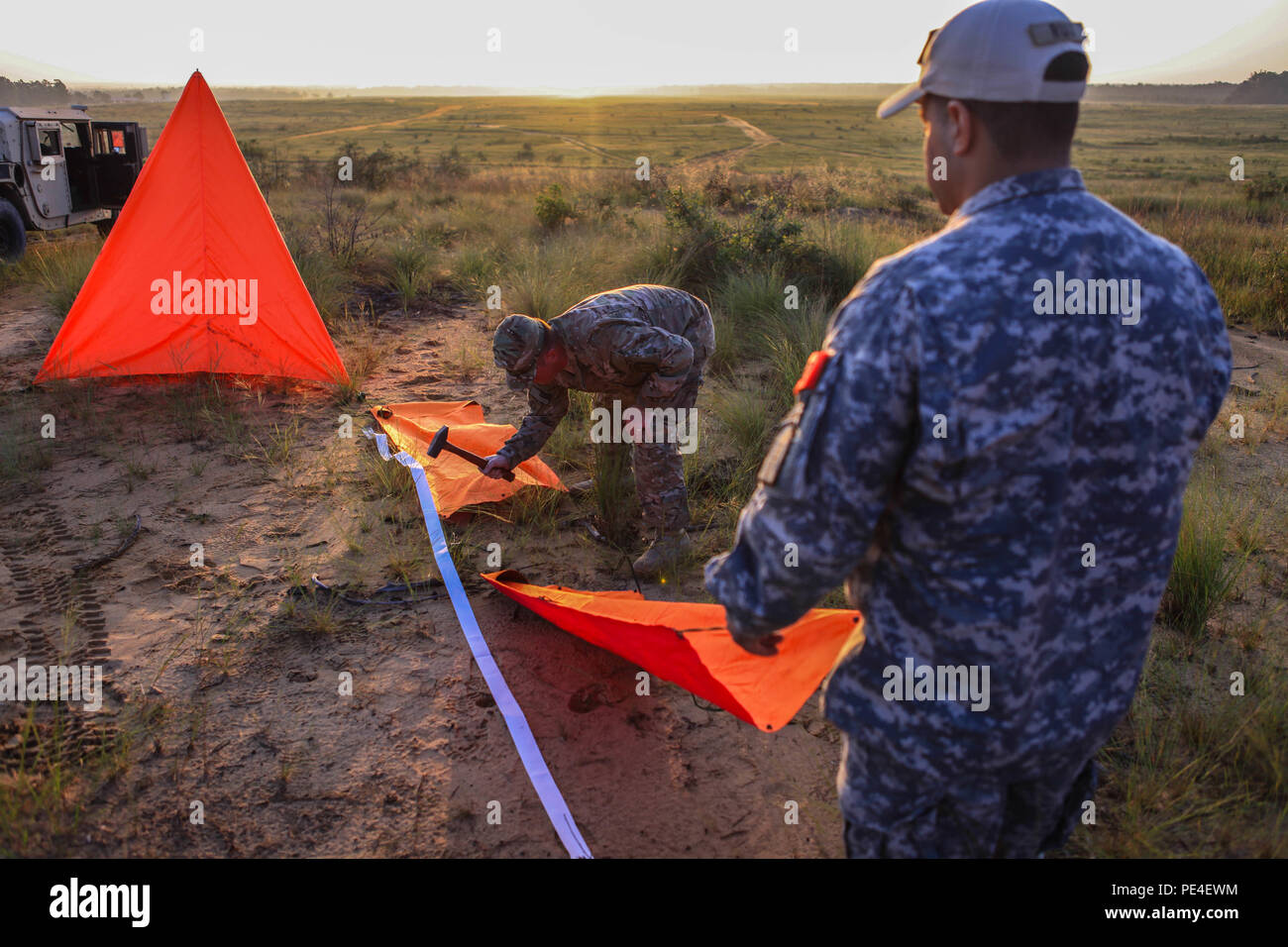 U.S. Army paratroopers with 112th Signal Battalion, 528th Special ...