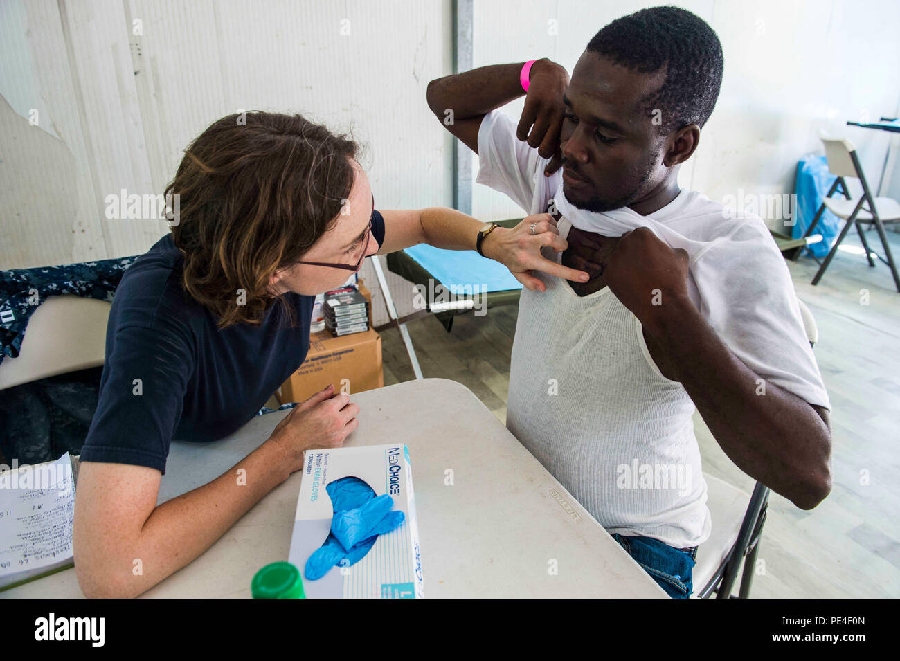 150911-N-NK134-056 PORT AU PRINCE, Haiti (Sept. 11, 2015) - Lt. Cmdr ...