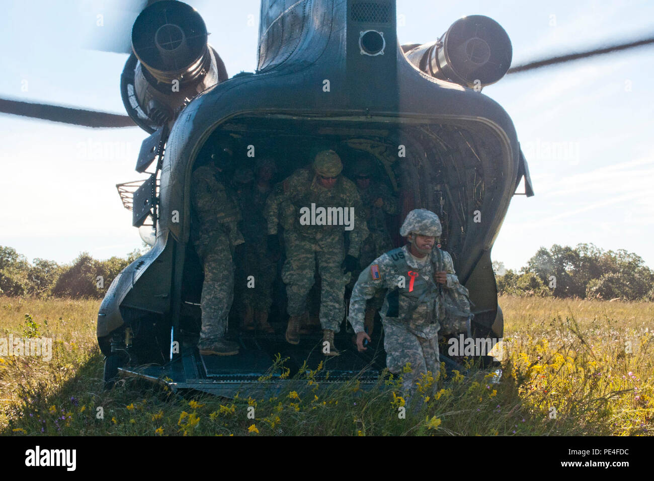 Members of the 120th Forward Support Company, 45th Field Artillery ...
