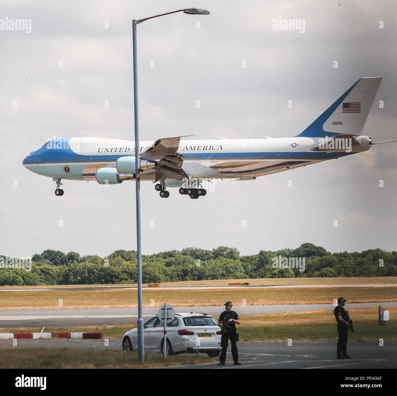 Melania trump stansted airport hi-res stock photography and images - Alamy
