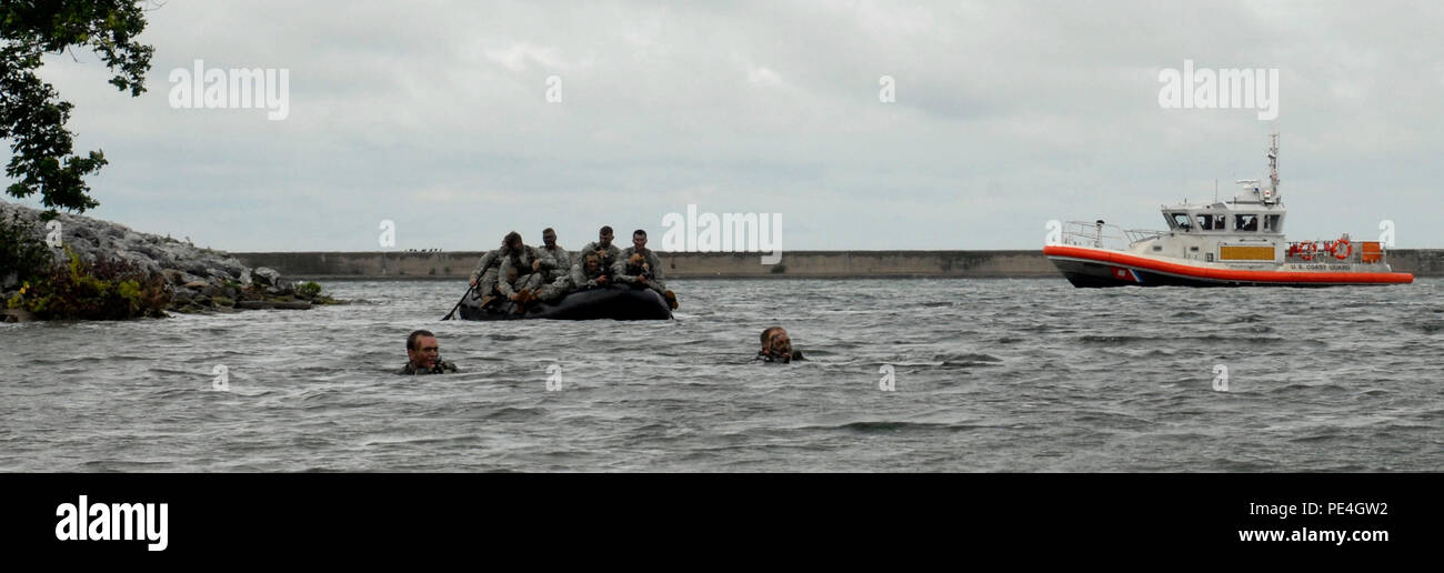 F470 combat rubber raiding craft hi-res stock photography and images ...