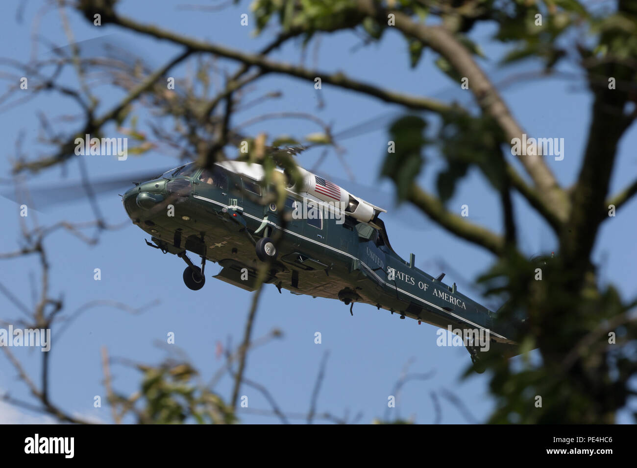President Donald Trump arrives with aerial entourage at the US ...