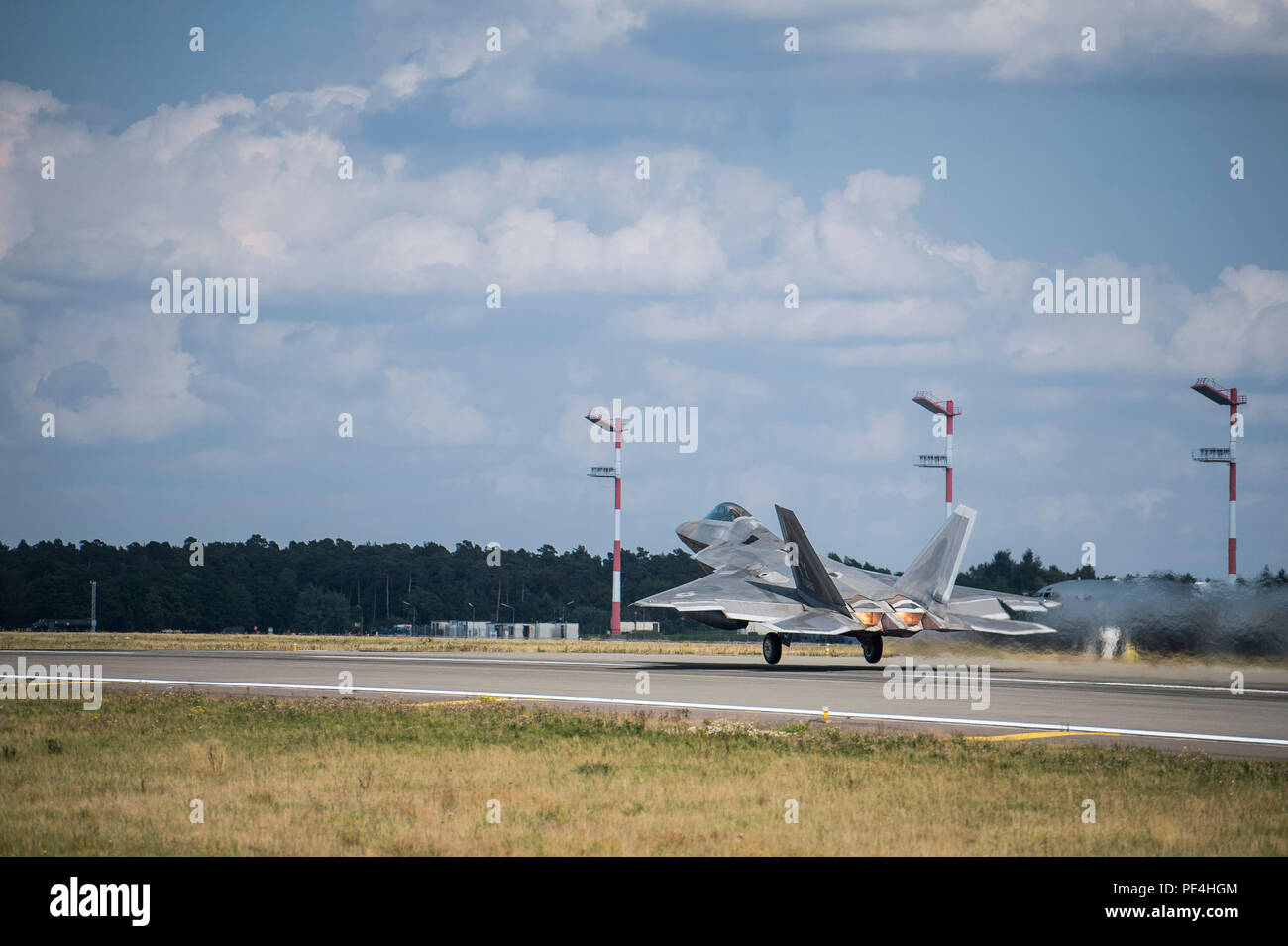 U.S. Air Force F-22 Raptor, stealth tactical fighter aircraft with ...