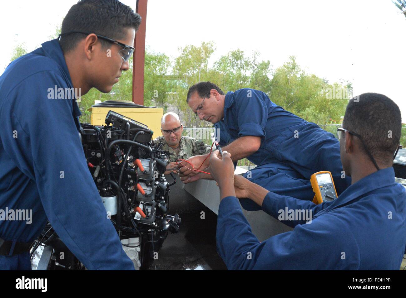 Outboard motor maintenance training hi-res stock photography and images ...