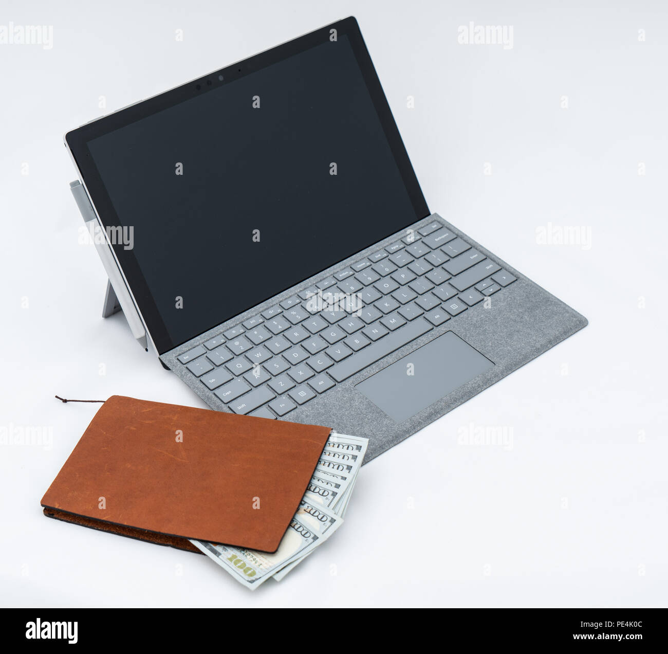 Money technology hi-res stock photography and images - Alamy