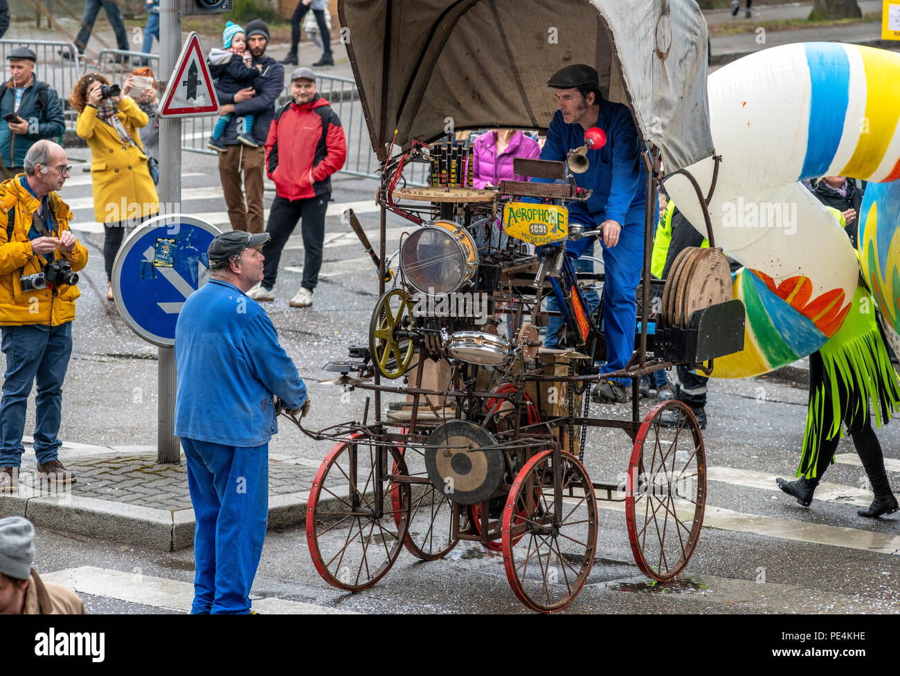Aerophone hi-res stock photography and images - Alamy