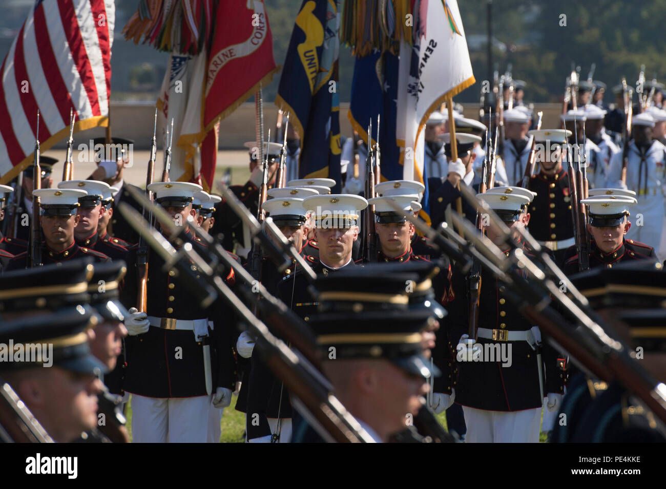 Pentagon river terrace parade field hi-res stock photography and images ...