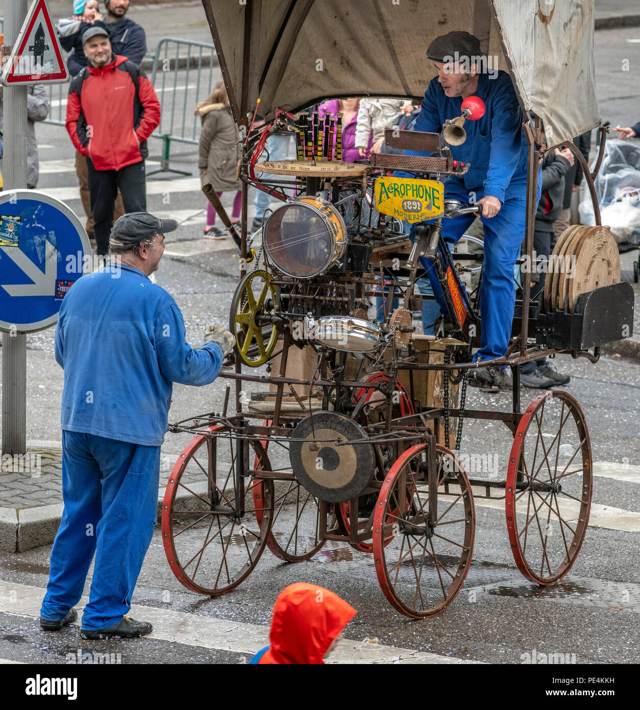 Human powered machines hi-res stock photography and images - Alamy