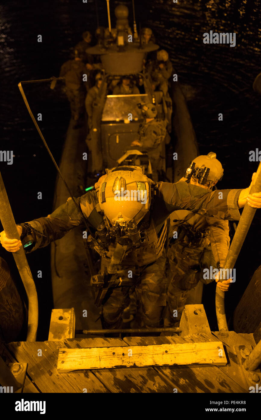 Marine Raiders with 1st Marine Raider Battalion, U.S. Marine Corps ...