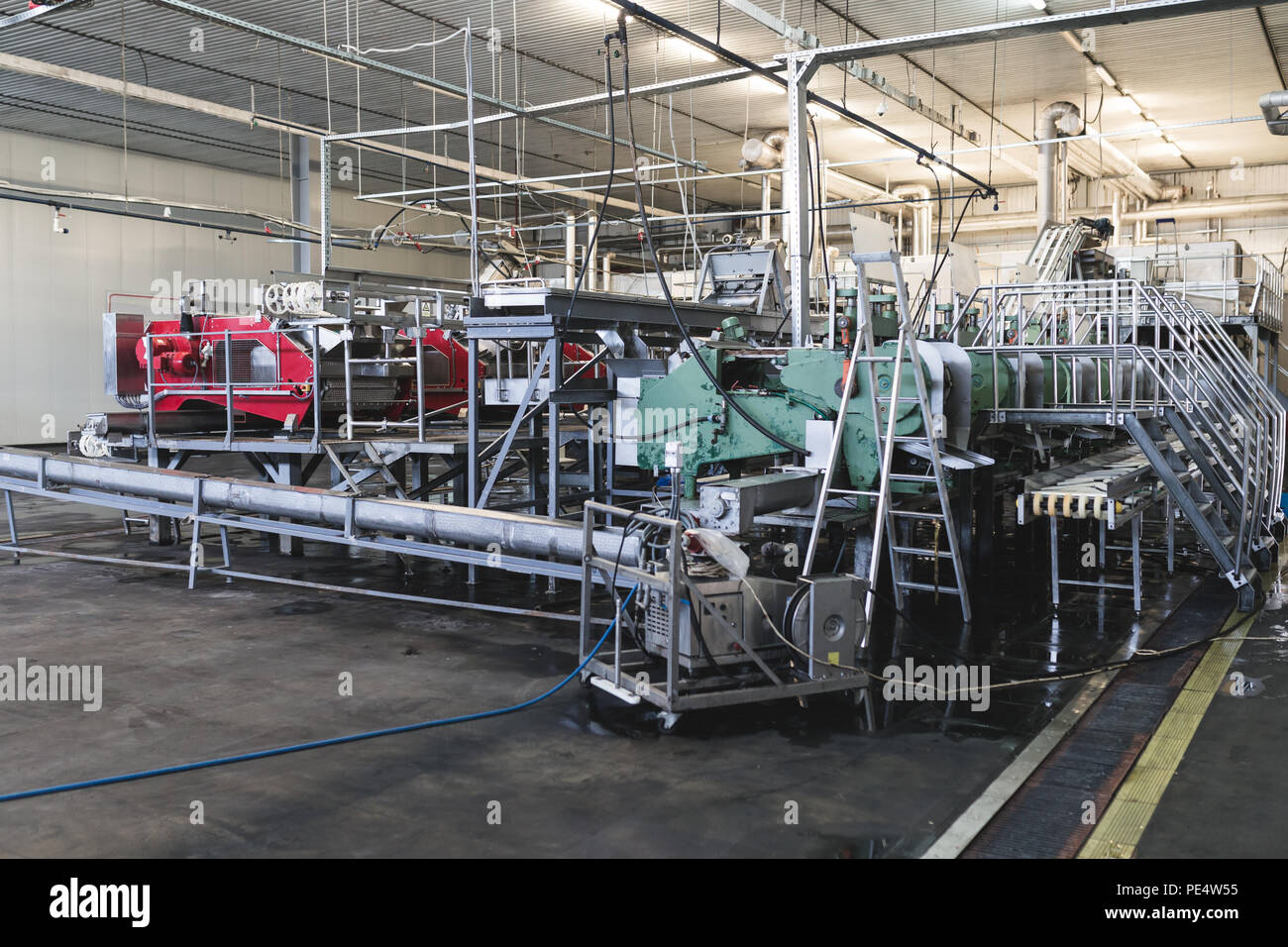 Cold storage facility food hi-res stock photography and images - Alamy