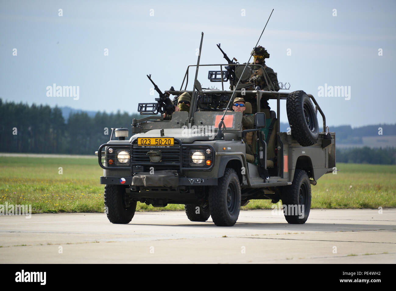 Czech army paratroopers, assigned to the 43rd Airborne Battalion, 4th ...