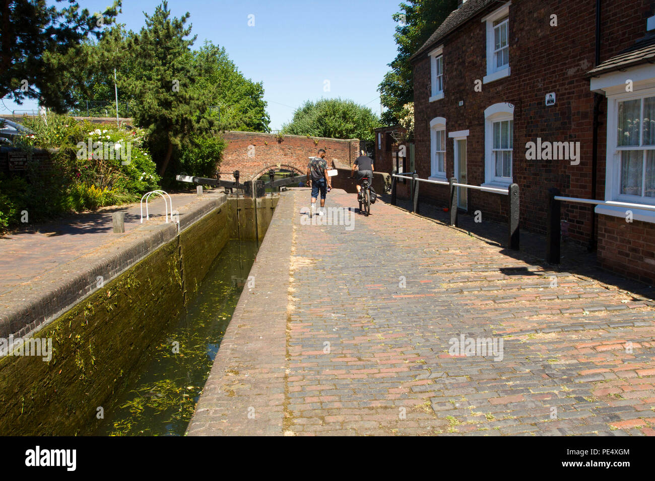 Broad street canal basin wolverhampton hi-res stock photography and ...