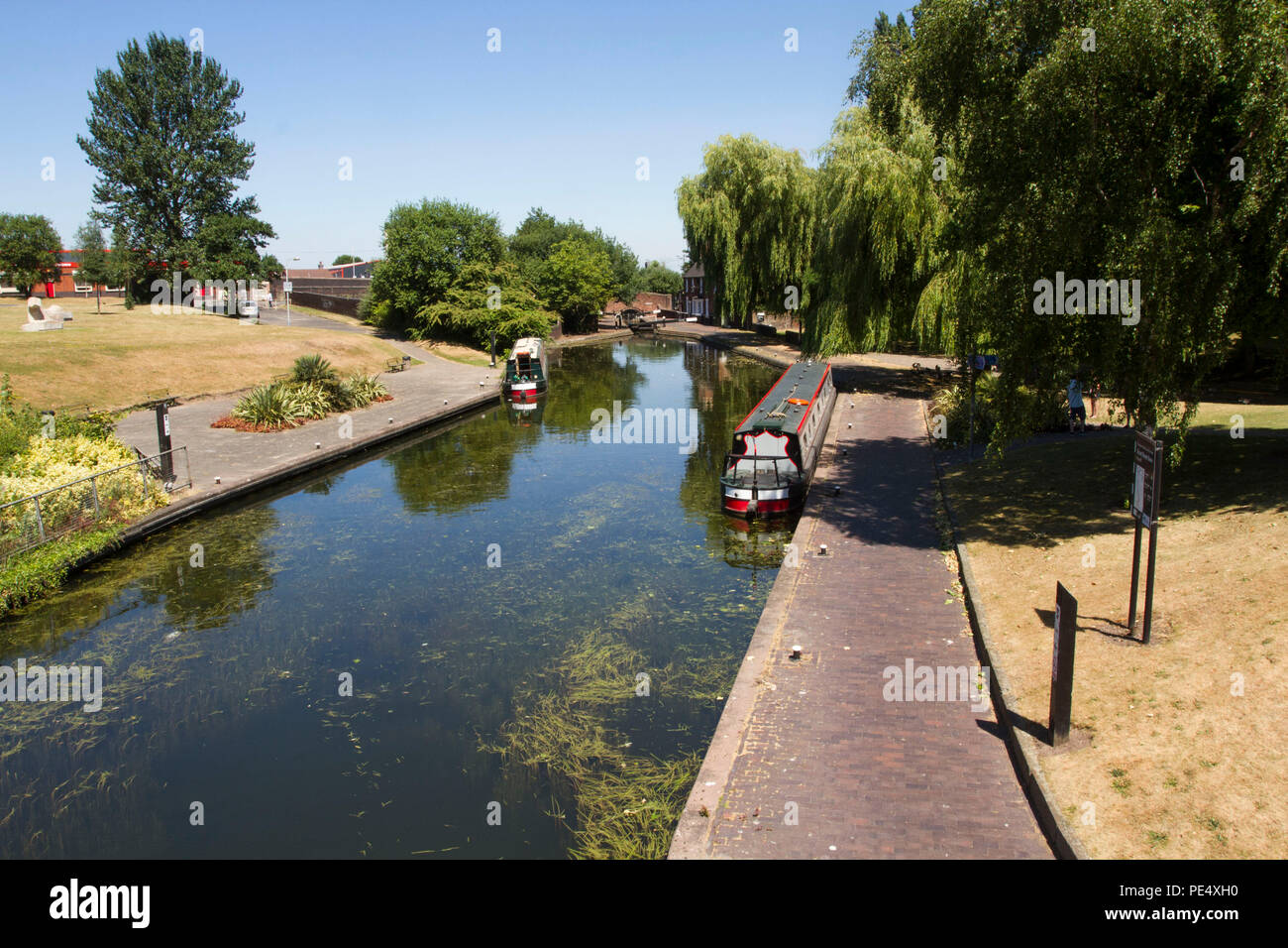 Wolverhampton canal hi-res stock photography and images - Alamy
