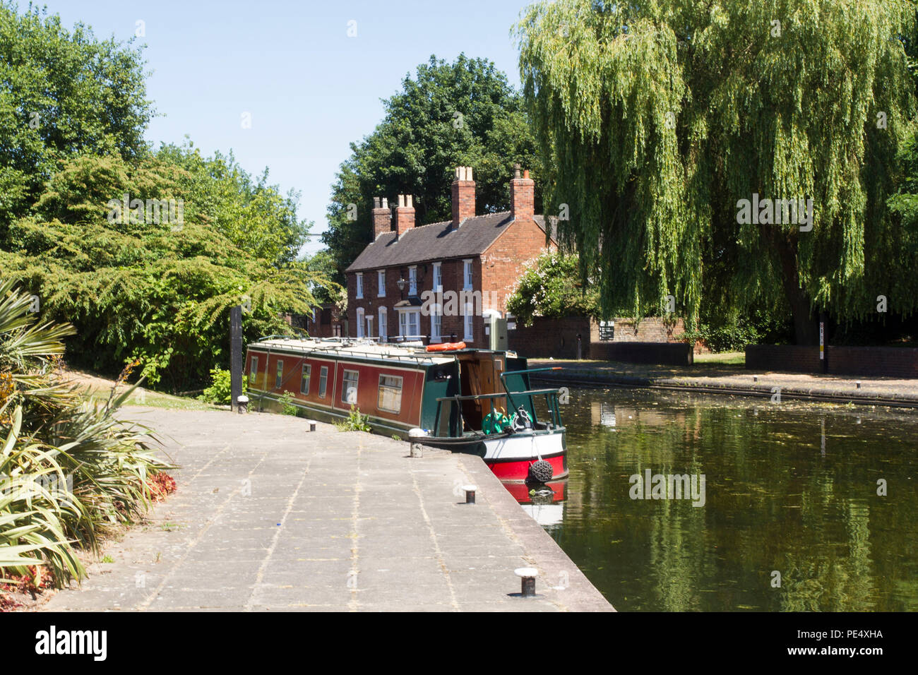 Top Lock Cottage High Resolution Stock Photography and Images - Alamy