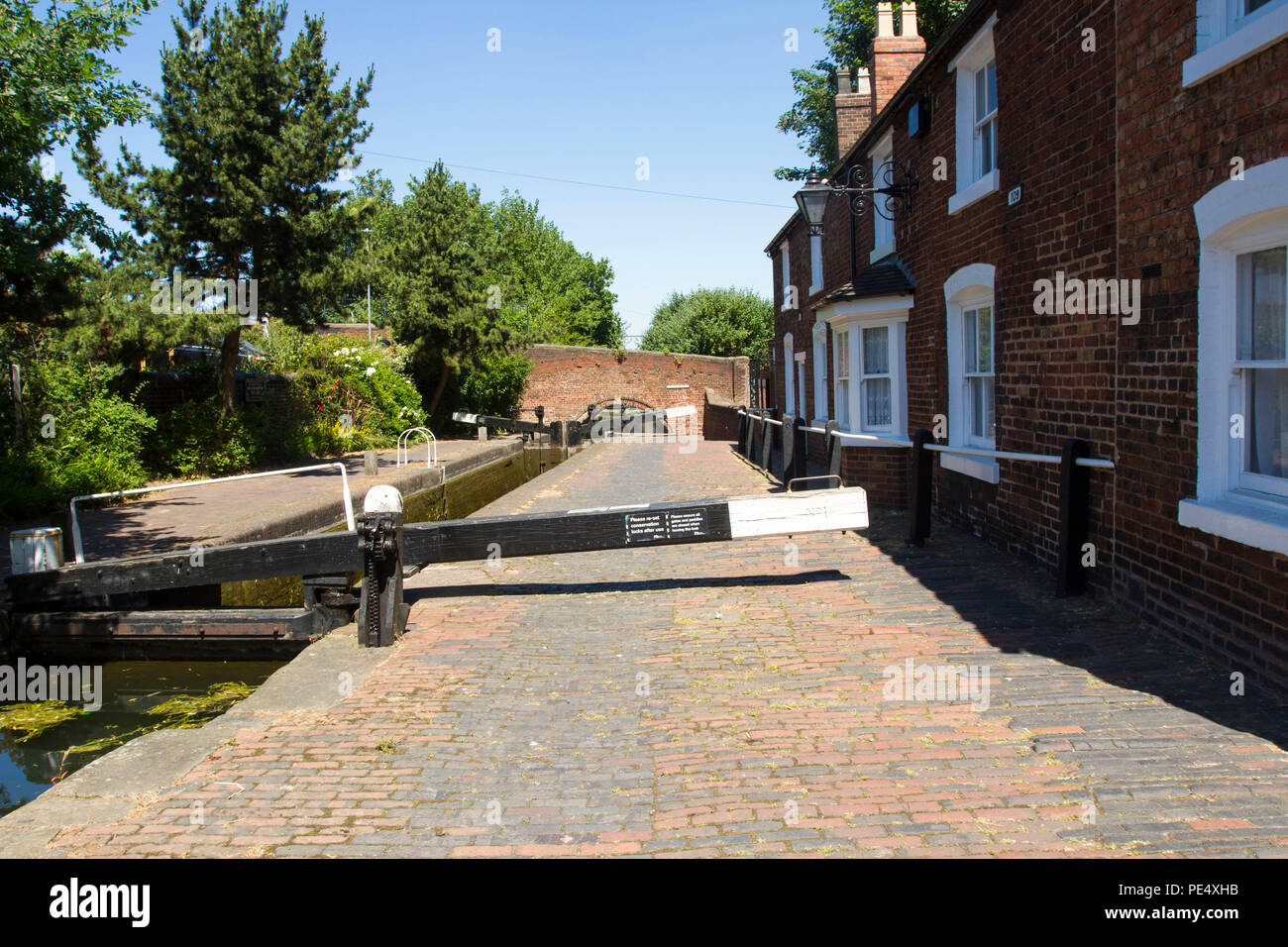 Broad street canal basin wolverhampton hi-res stock photography and ...
