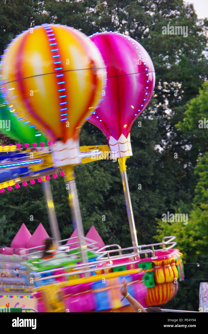 Amusement park air hot balloons hi-res stock photography and images - Alamy