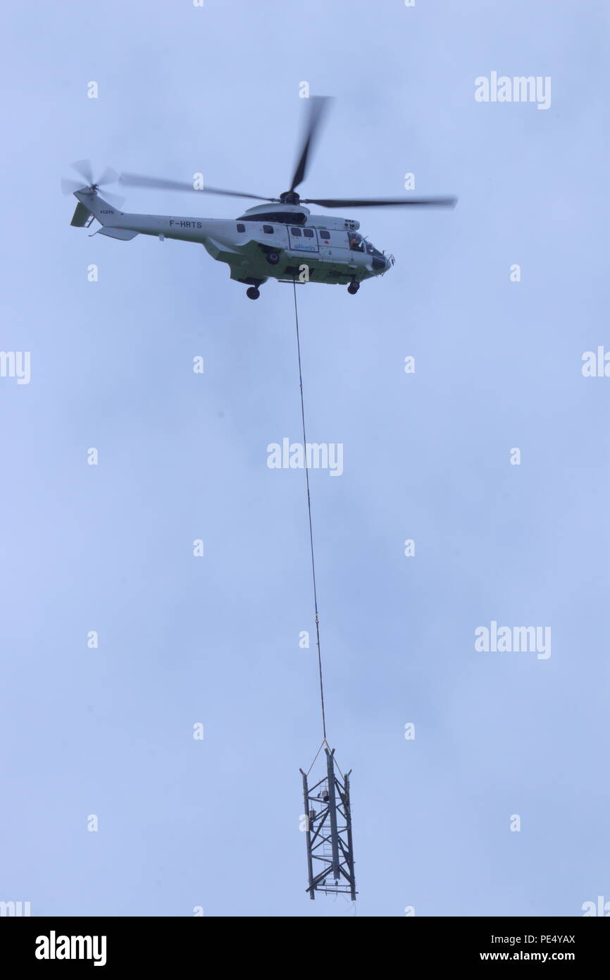 Emley moor mast lifting helicopter hi-res stock photography and images ...
