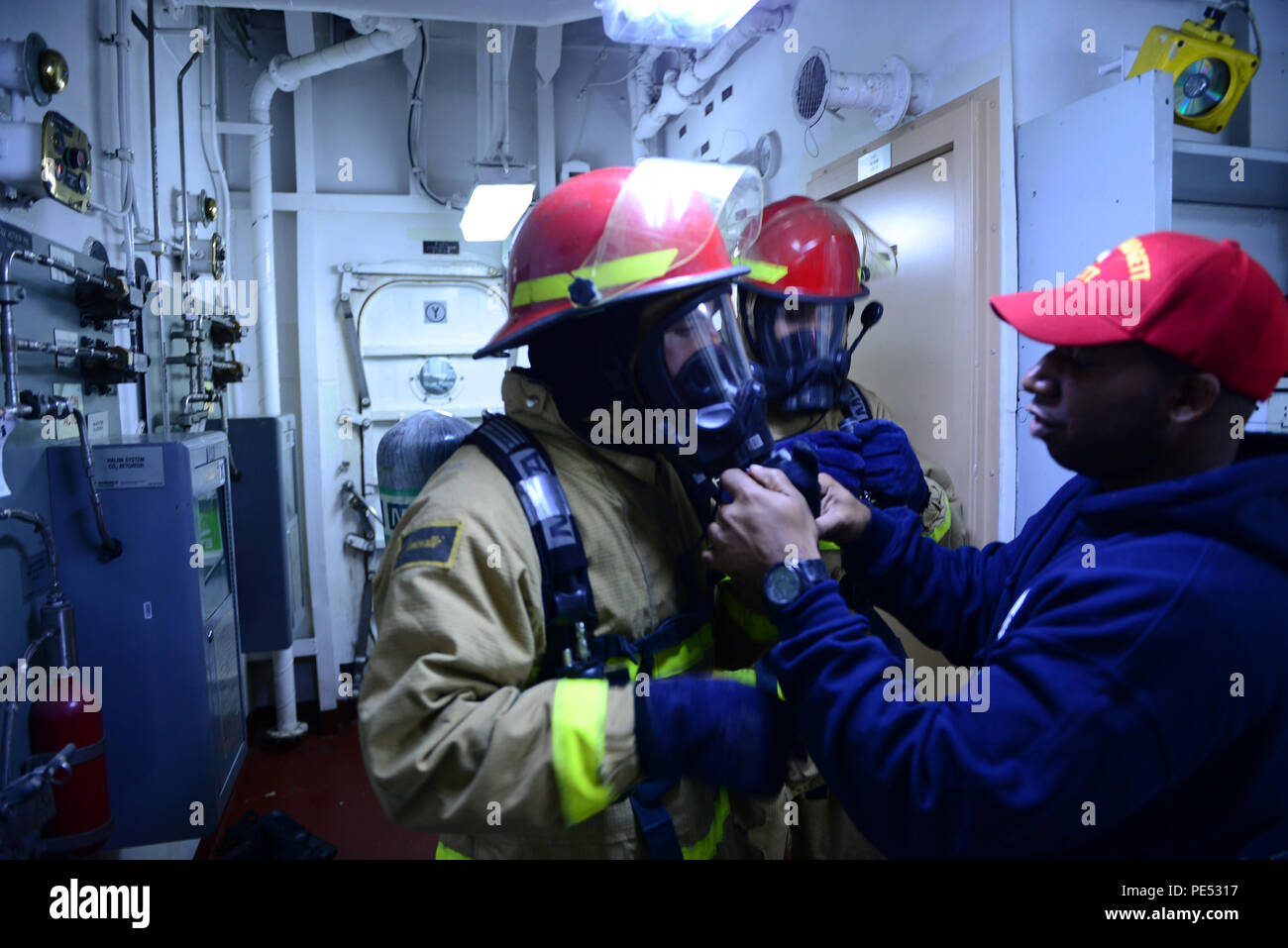 Damage Controlman Stock Photos & Damage Controlman Stock Images - Alamy