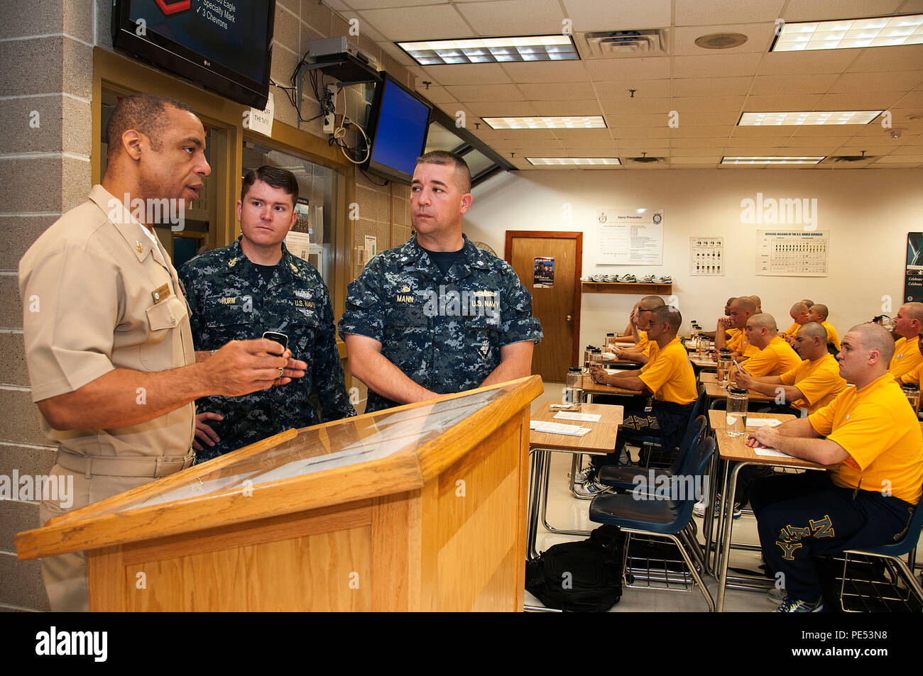 151008-N-II118-001 NAVAL STATION GREAT LAKES, Ill. (Oct. 8, 2015 ...