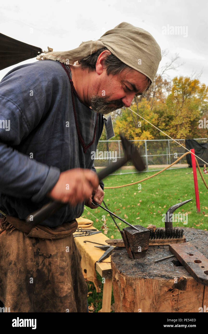 Blacksmithing in the military hi-res stock photography and images - Alamy