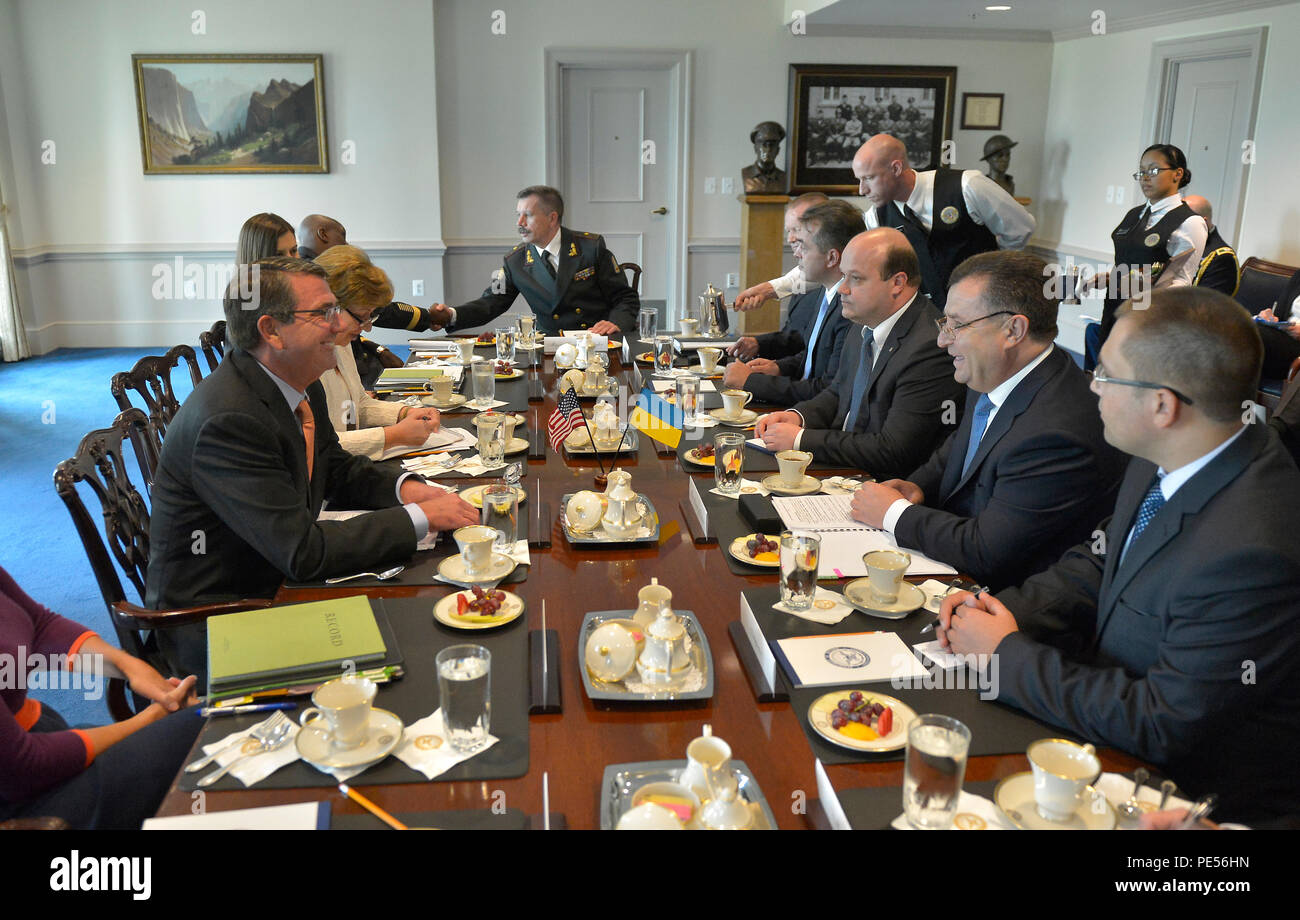 Secretary of Defense Ash Carter meets with Ukraine's Minister of ...