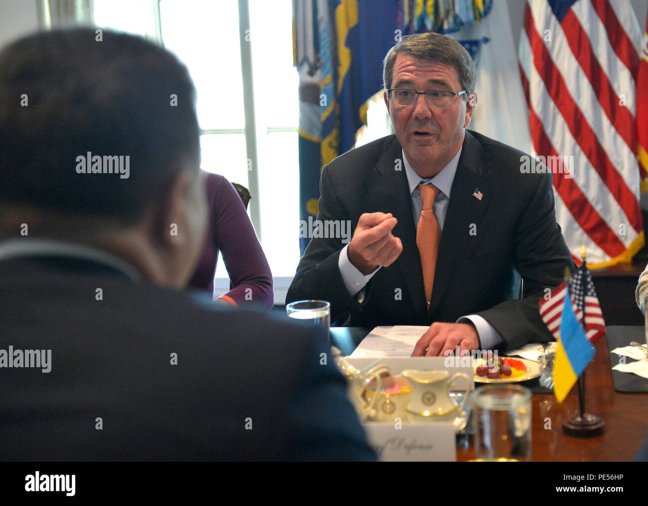 Secretary of Defense Ash Carter meets with Ukraine's Minister of ...