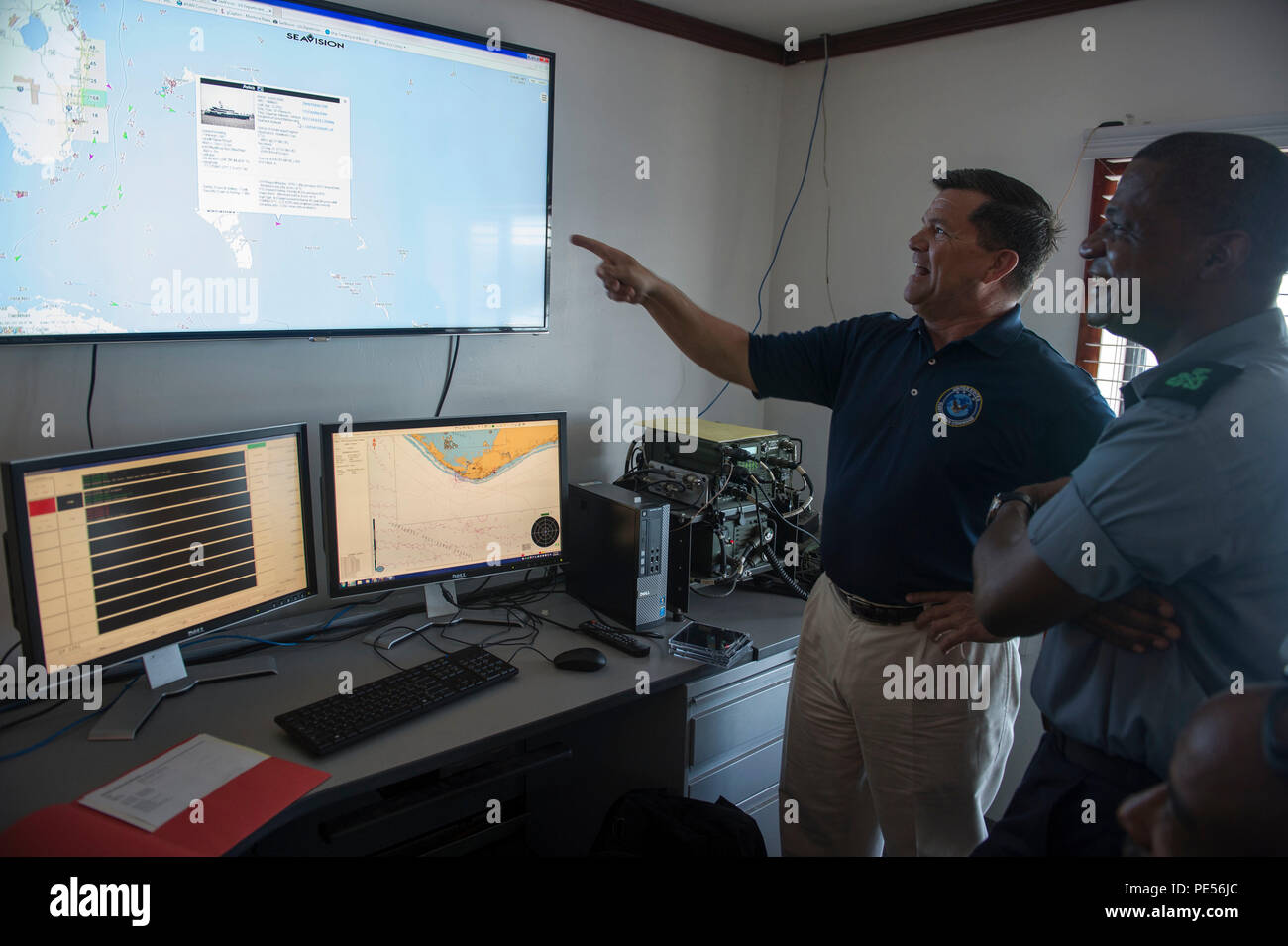 150922-N-IL267-131 CORAL HARBOUR, Bahamas (Sept. 22, 2015). Jim Scruggs ...