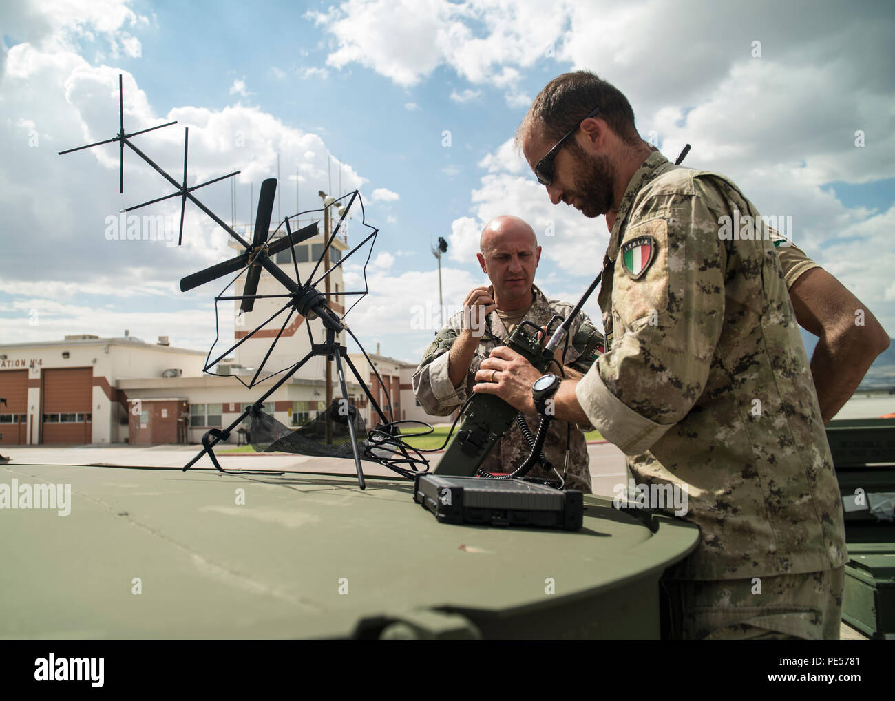 An prc 152 radio hi-res stock photography and images - Alamy