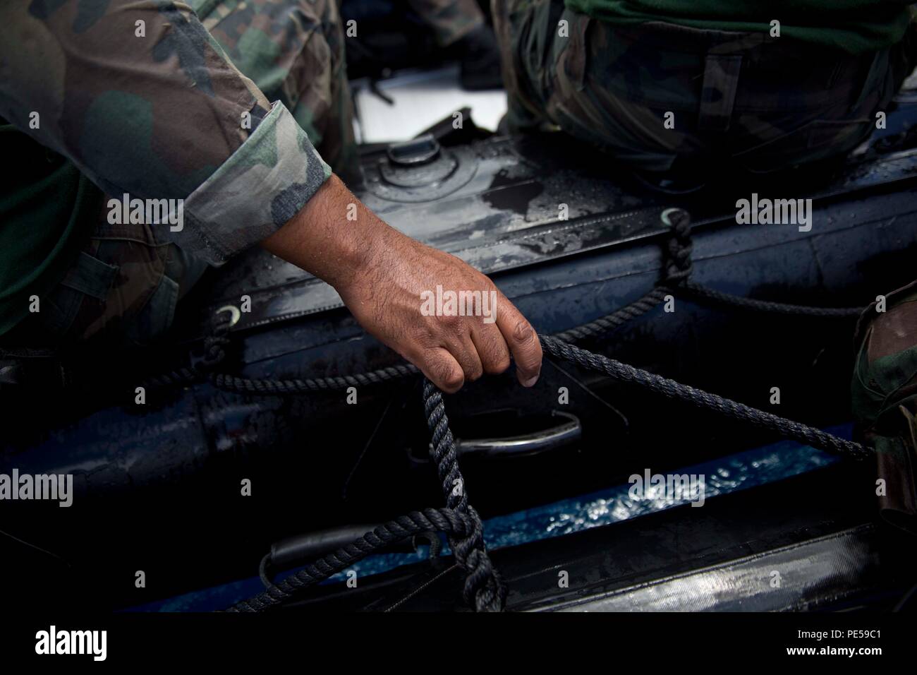 U.S. Marines with 1st Raider Battalion Marine Special Operations Team ...