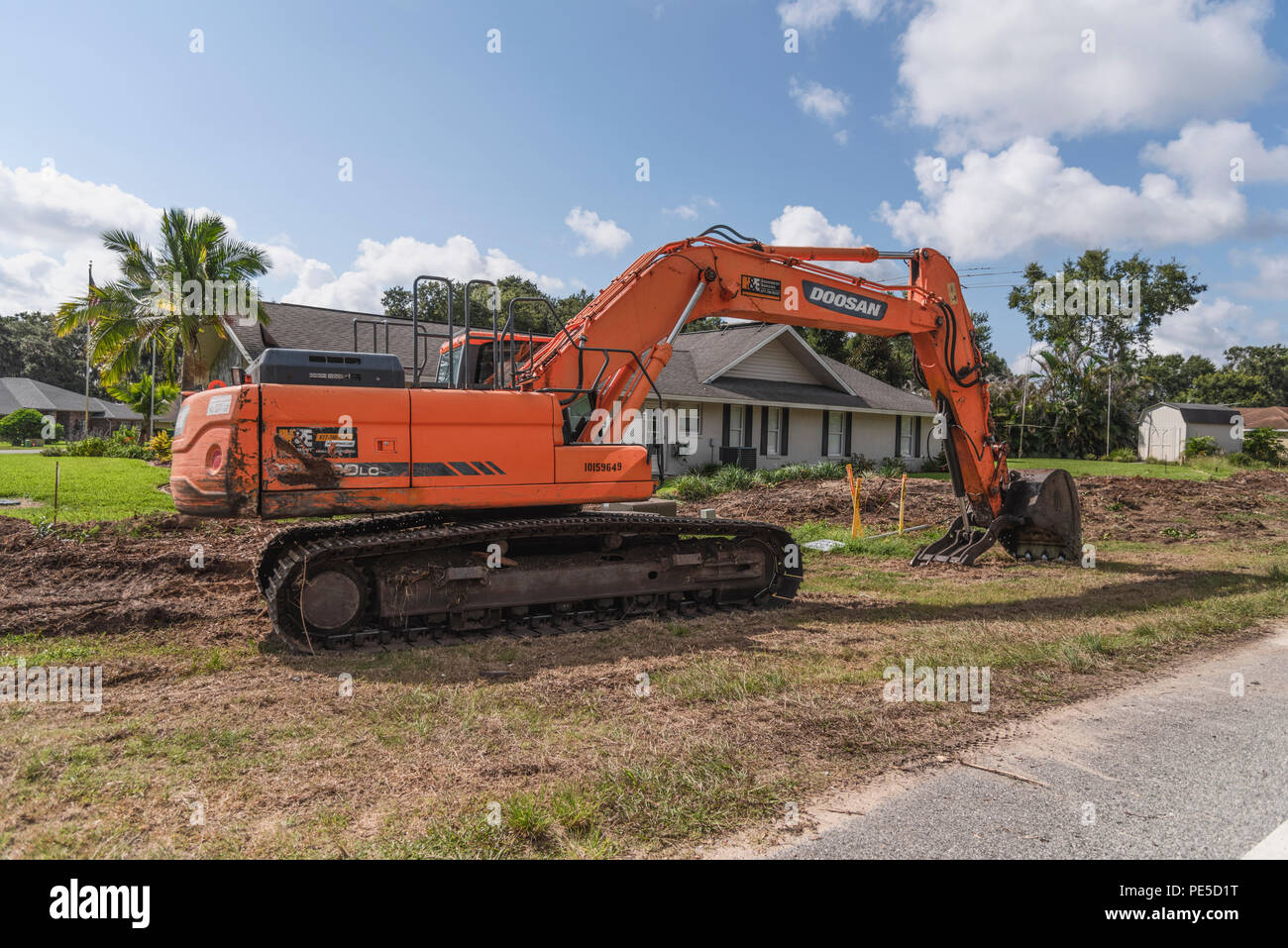 Doosan excavator hi-res stock photography and images - Alamy