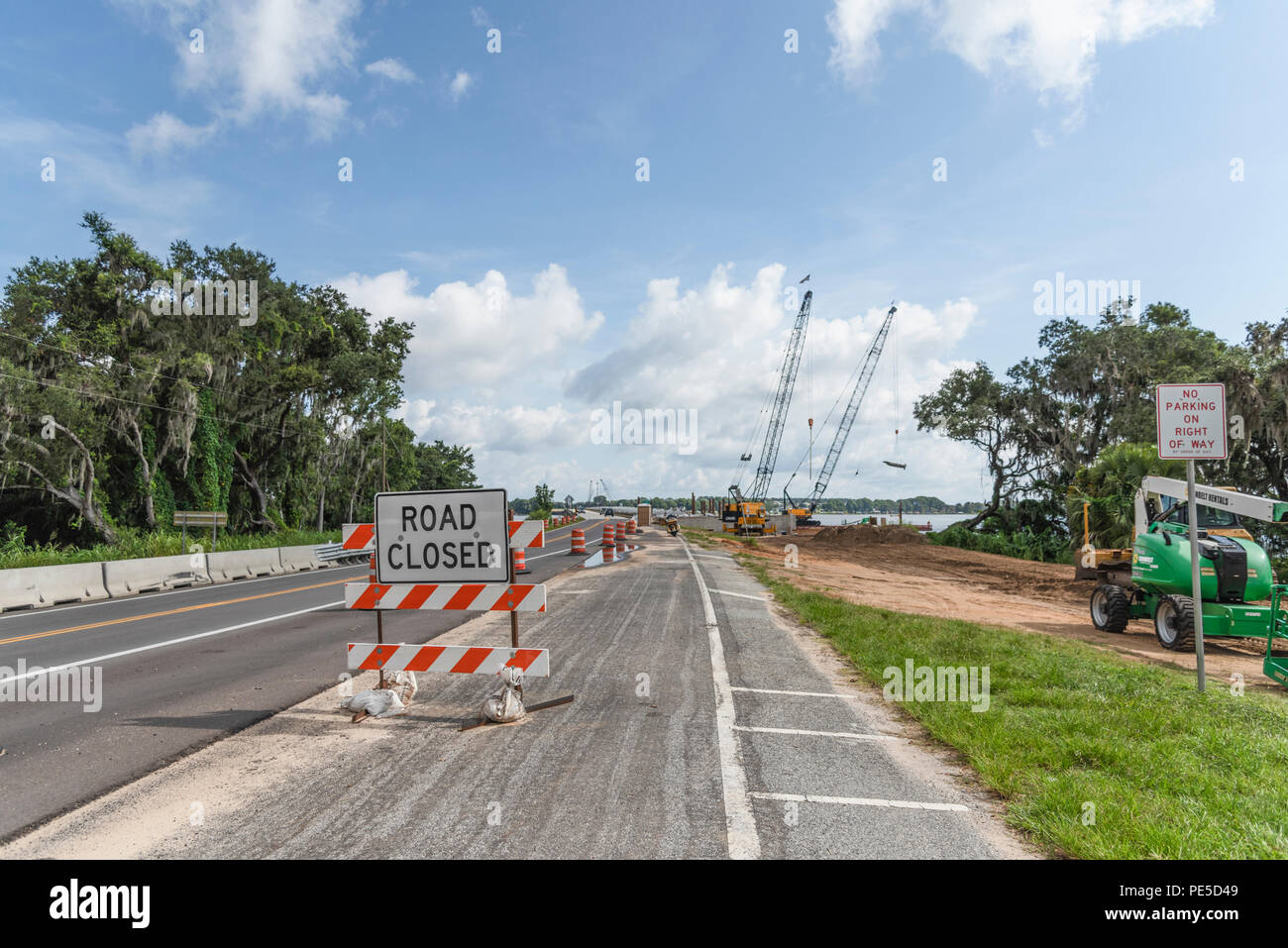 Road Closed Construction Sign Stock Photo - Alamy